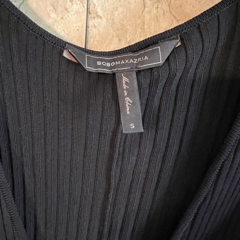 Form Fitting Beautiful Black Dress. Size Small From B… - Gem